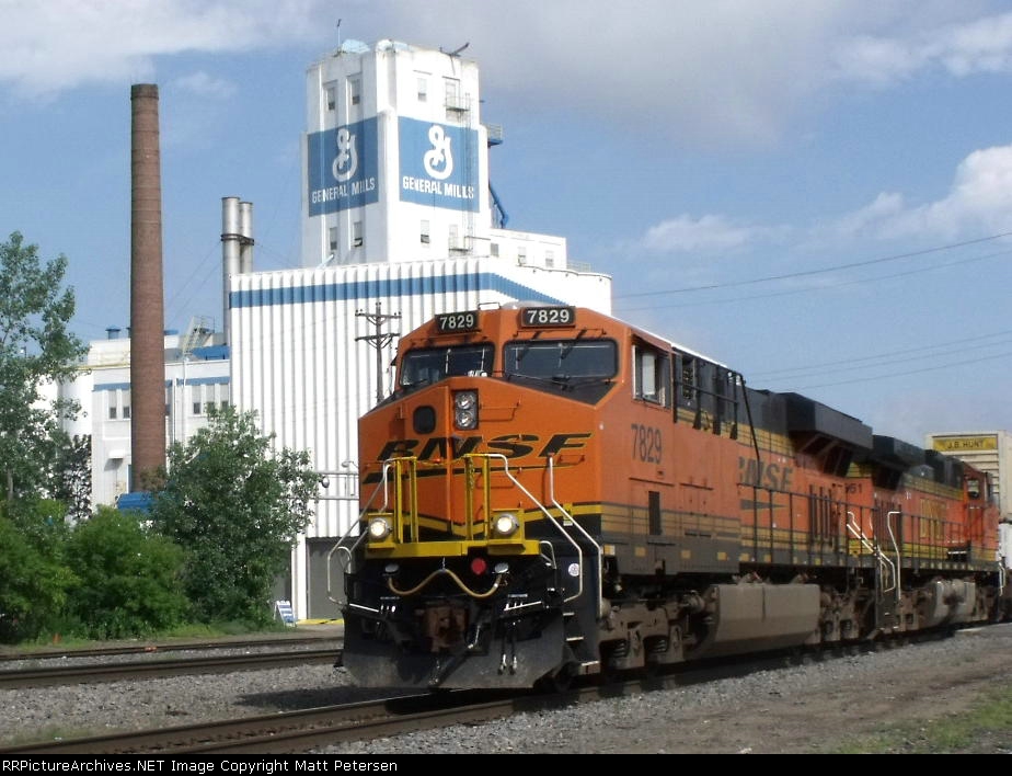 BNSF 7829